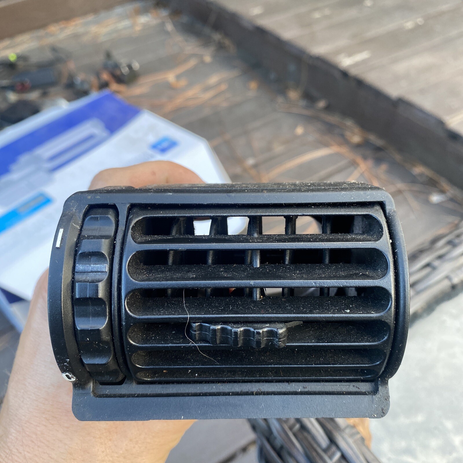 87-91 Bmw 318is 3 Series E30 OEM Left side dash A/C air vent black x1 ...