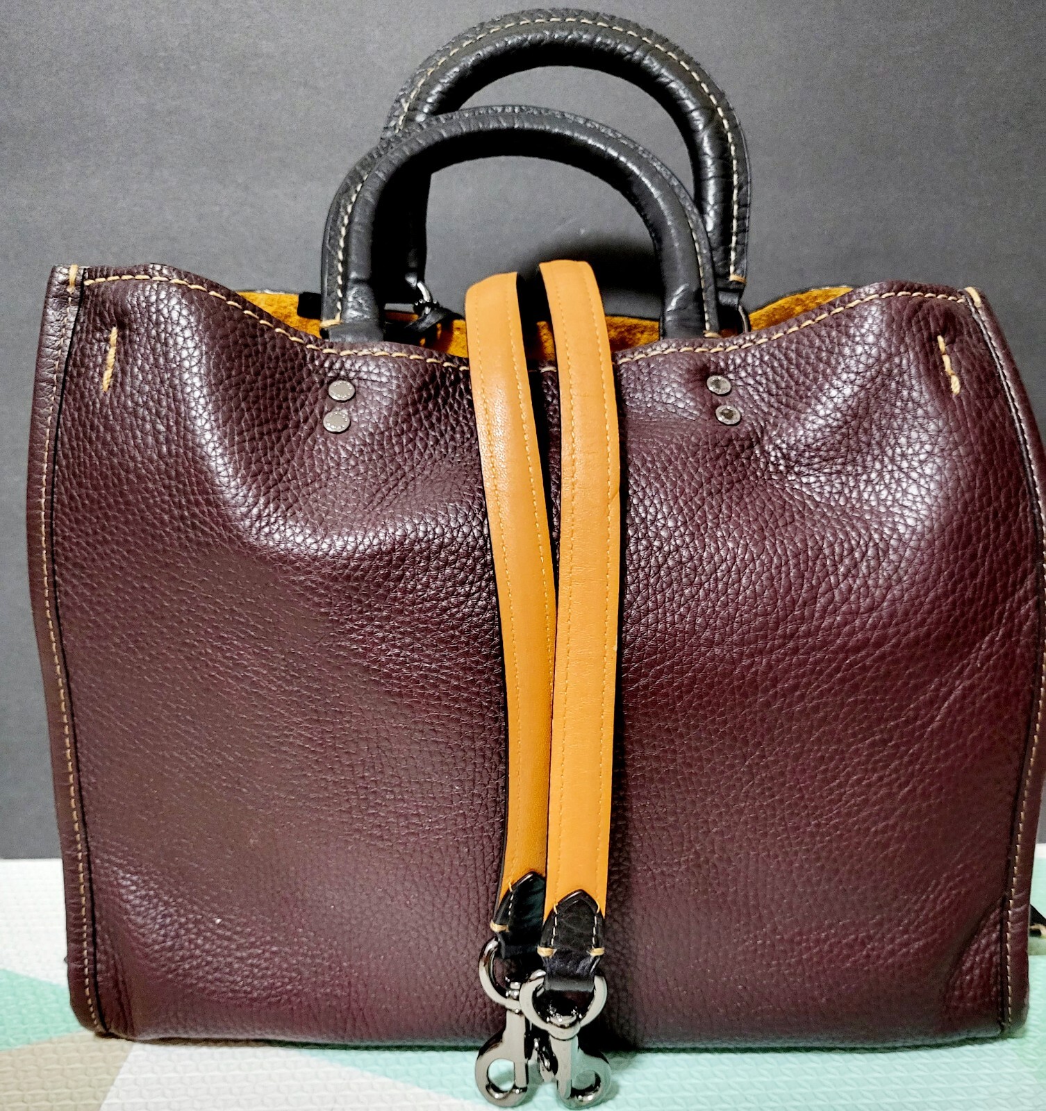 1st Generation Coach 1941 Rogue 30 In Oxblood - Gem