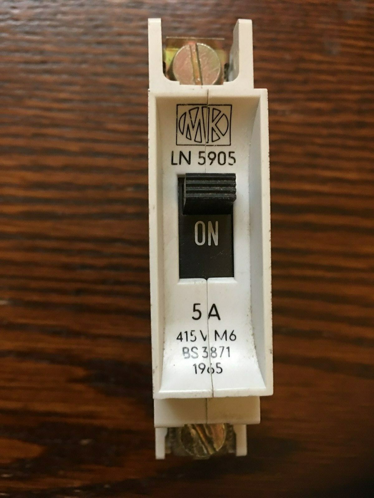 MK MCB's Old Style LN , 32A,30A, 20A, 15A, 6A 5A, Type 2 LN , 5932 ...