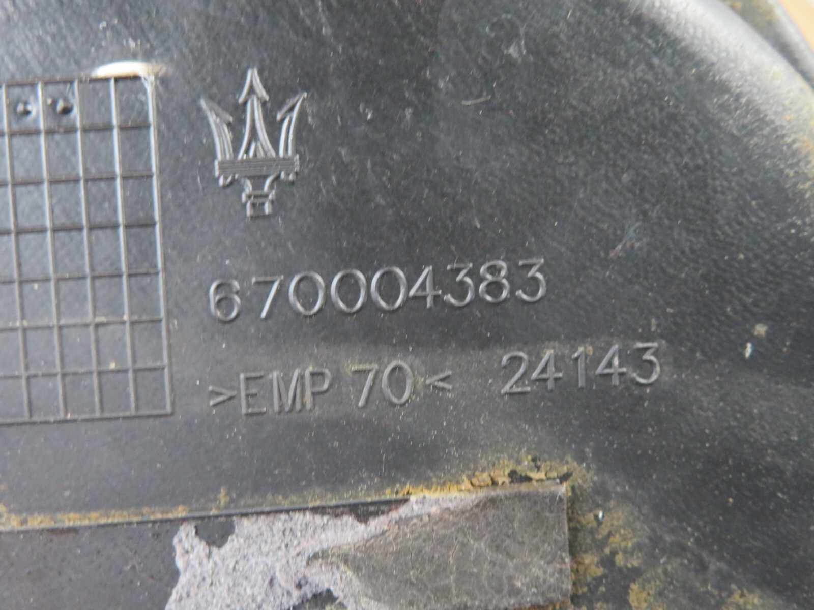 2014-2017 MASERATI GHIBLI REAR TRUNK LID LEFT & RIGHT COVER SEAL COVER ...