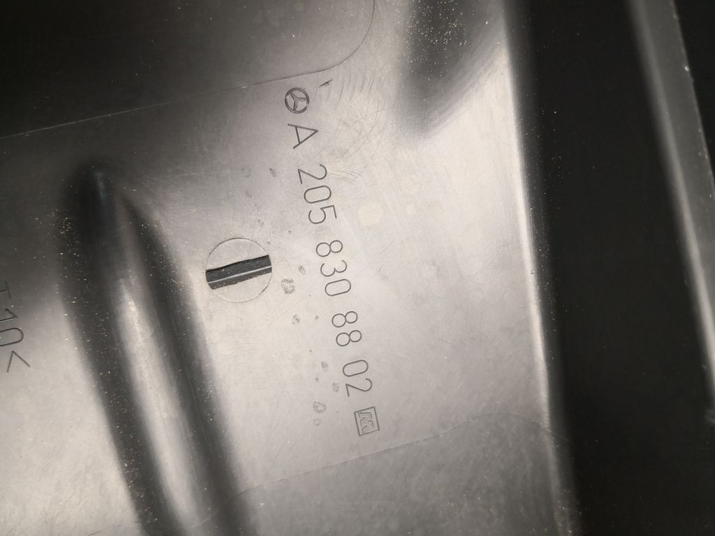 Mercedes-Benz C AMG W205 2016 Petrol air filter box cover A2058308802 ...