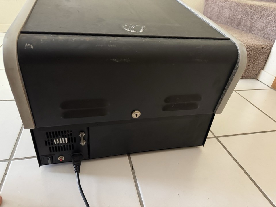 VTG Merit Industries MegaTouch Tabletop Multi Game Touchscreen Bar w ...