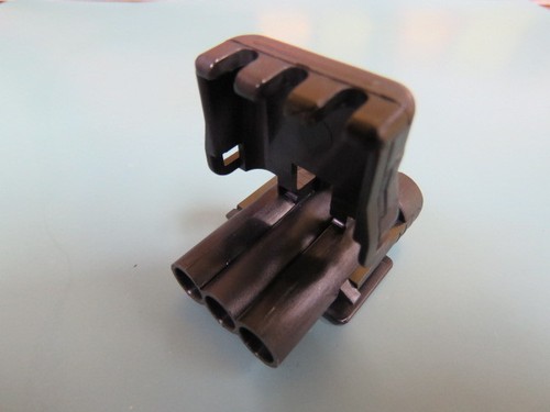 Delphi 12020827 Qty of 30 per Lot CONNECTOR 3M W/P SHD; Automotive ...