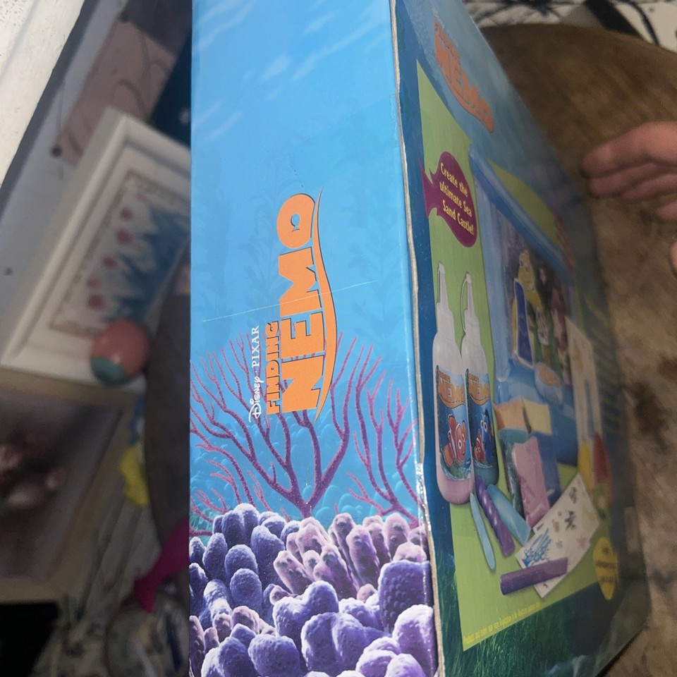 2003 Disney Pixar Finding Nemo Fish Tank Fun She Sand Aquarium New ...