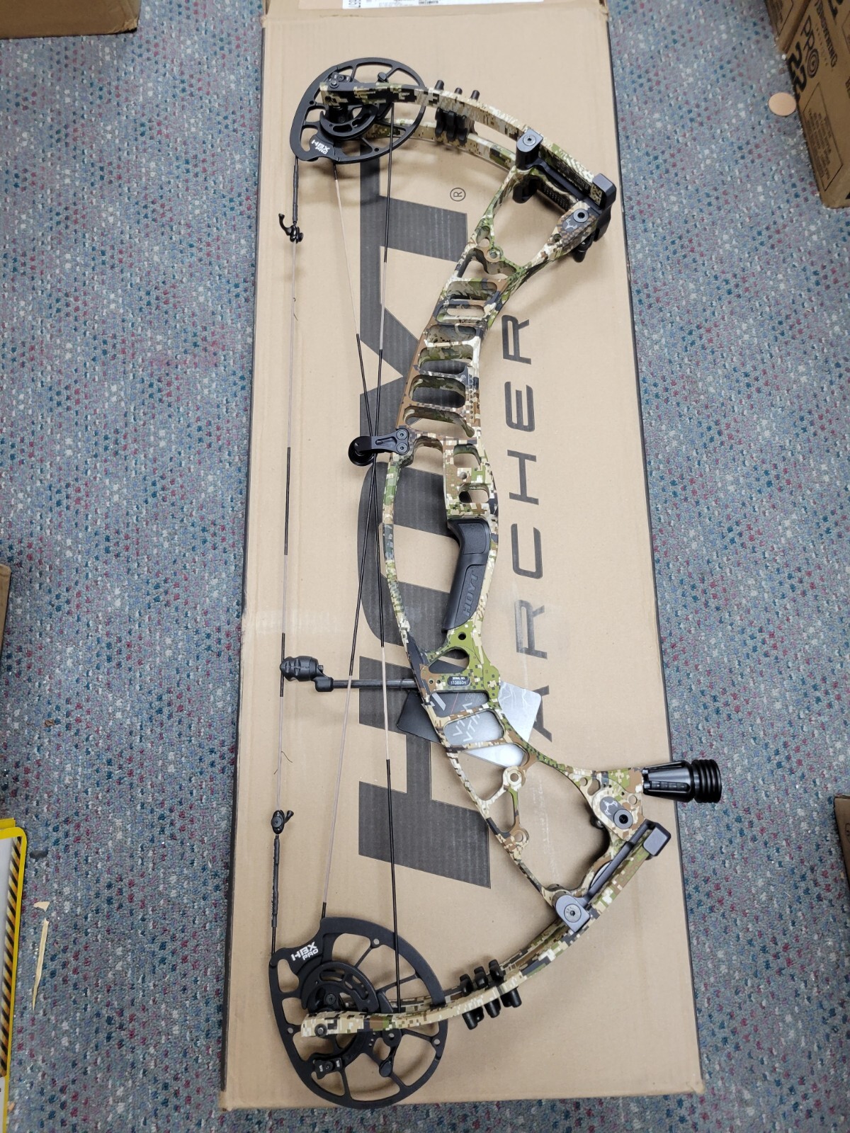 Hoyt VTM 34 Compound Bow Right Hand SubAlpine Color | eBay