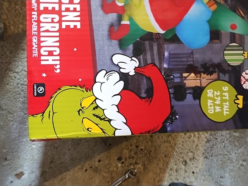 Dr Seuss The Grinch Scene 9 ft Giant Sized Christmas LED Airblown ...