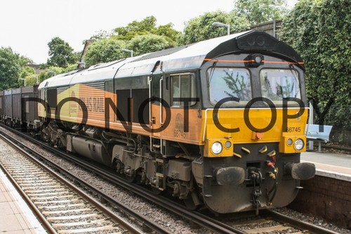 UK DIESEL TRAIN RAILWAY PHOTOGRAPH OF CLASS 66 66745 LOCO. RM66-991 | eBay