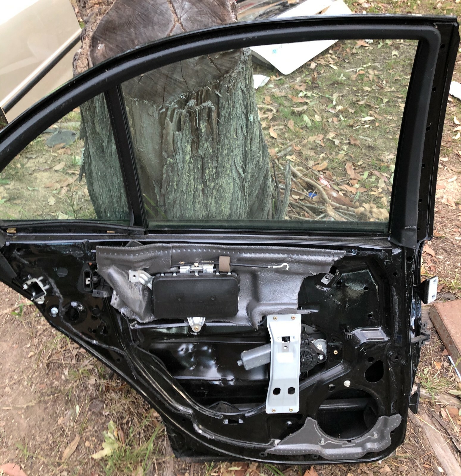 2001 Mercedes C class W203 Left hand rear door - window plastic rim 00 ...
