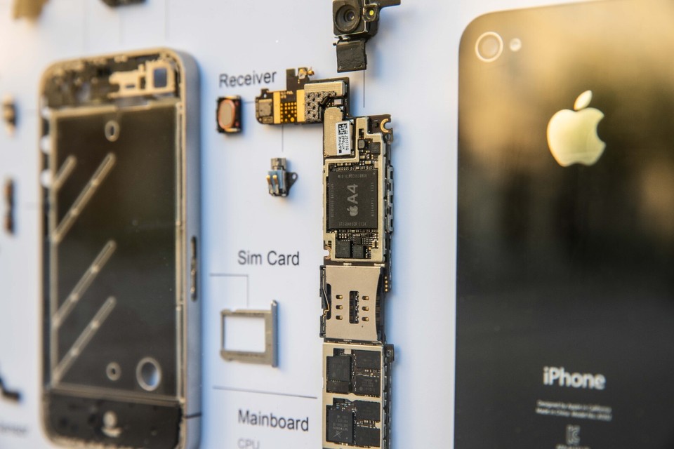 Disassembled iPhone Teardown With Frame, Deconstructed iPhone Art ...