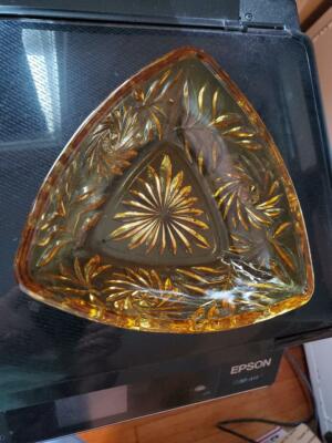 ANCHOR HOCKING PRESCUT-EAPG-AMBER-GOLD-TRIANGLE-3 SIDED DISH-BOWL | eBay