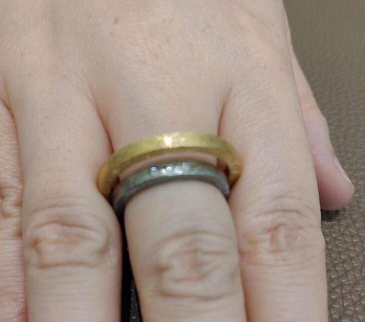 KADO Damen Edelstahl Ring mit 3 Swarovski Kristallen (Brillant-Schliff ...