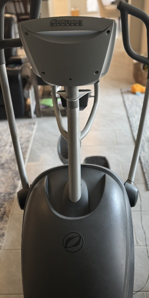 ***HUGE ESTATE MOVING SALE*** OCTANE FITNESS elliptical exercise ...
