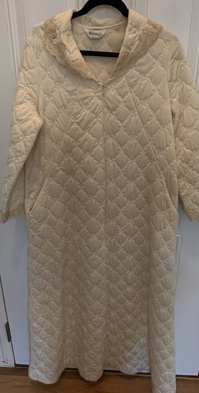 1960s Quilted satin Robe Housecoat MOD Granny kayser … - Gem