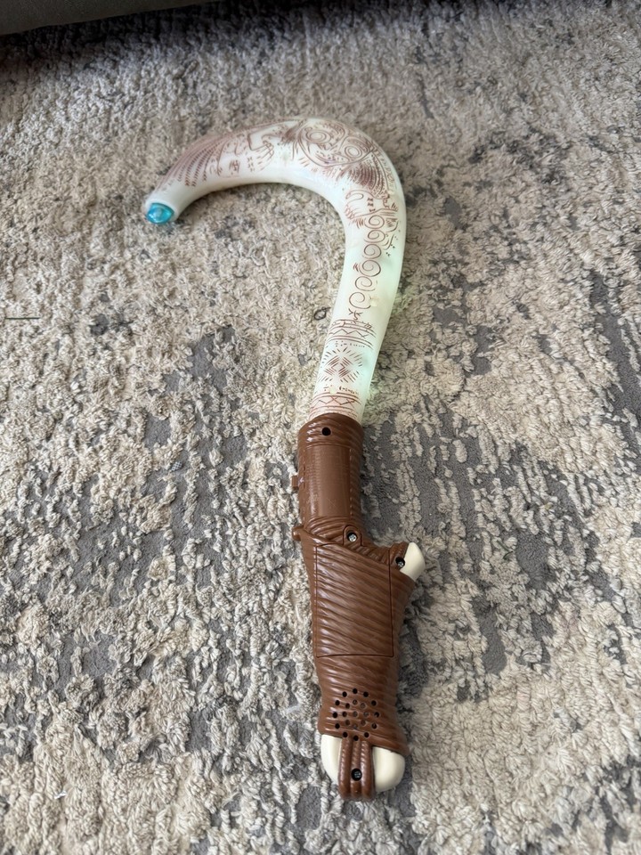 Disney Moana Maui’s Magical Fish Hook Sword Cosplay Jakks Toy Lights ...
