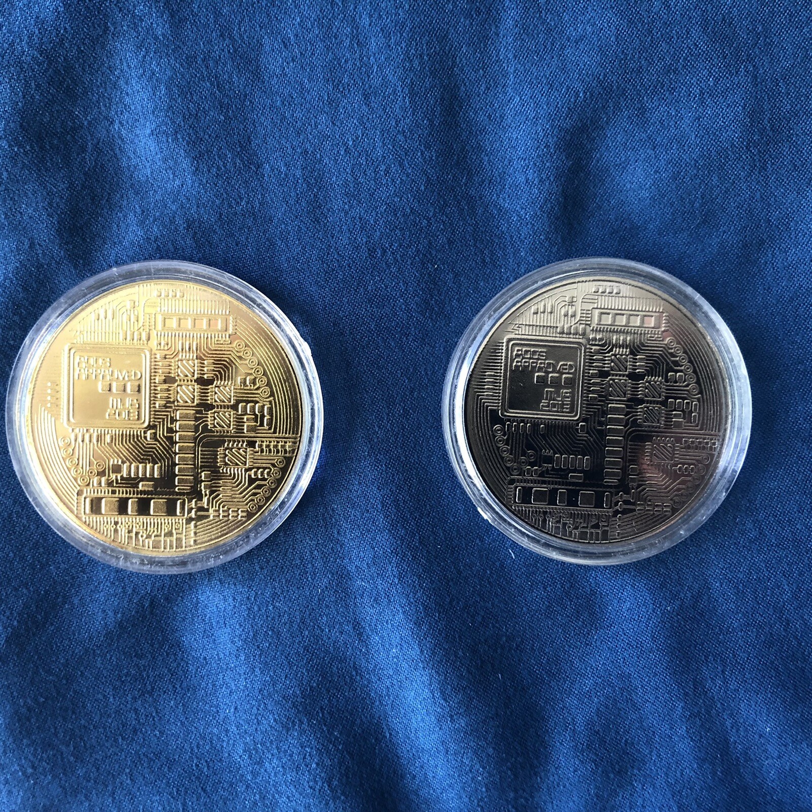 Bitcoin Commemorative Coin (2 x Coins) Crypto Currency Collectible Gold ...