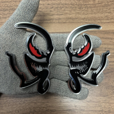 Venomous Badges Red Eye Mirror Silver | 2 Badges | Fender Venom | Black ...