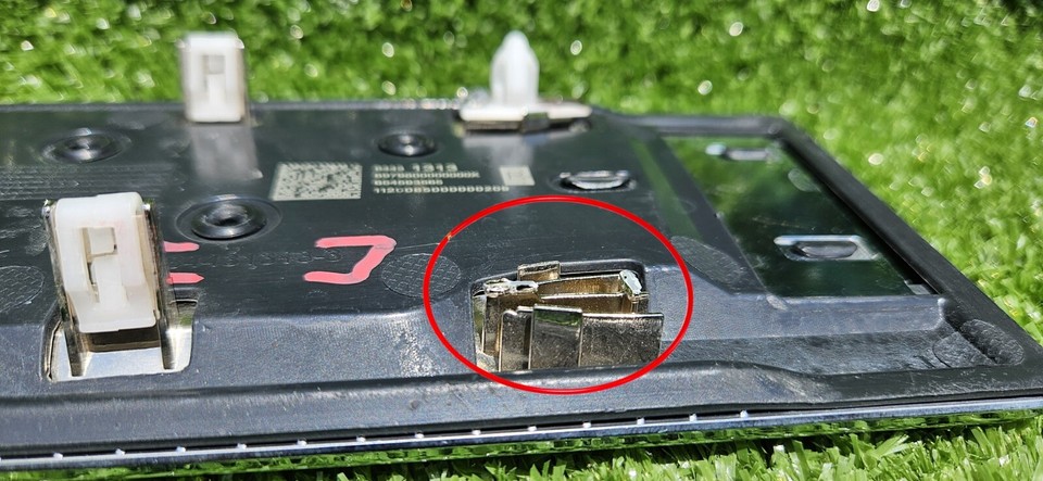 2019 2021 GMC SIERRA RIGHT SIDE 5.3L V8 FRONT FENDER VENT CHROME OEM ...