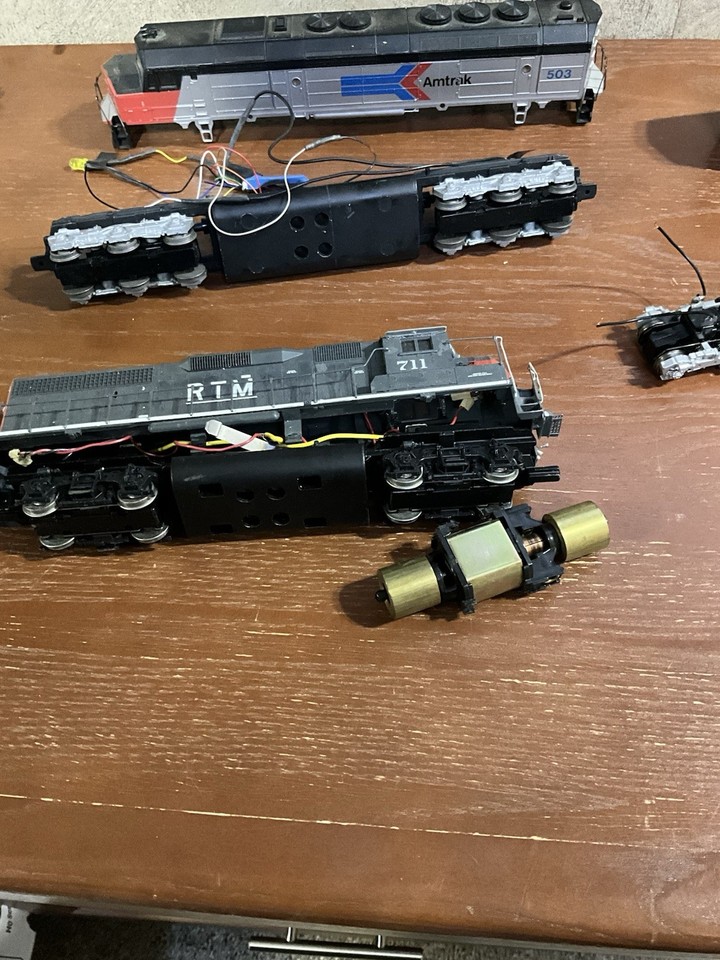 VINTAGE LOT OF 4 DIESEL LOCOMOTIVES SANTE FE AMTRAK RIO GRANDE RTM AS ...