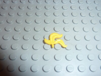 LEGO Minifig Yellow Helmet Plume ref 4502b Set 6085/6274/6077/6067/6080 ...