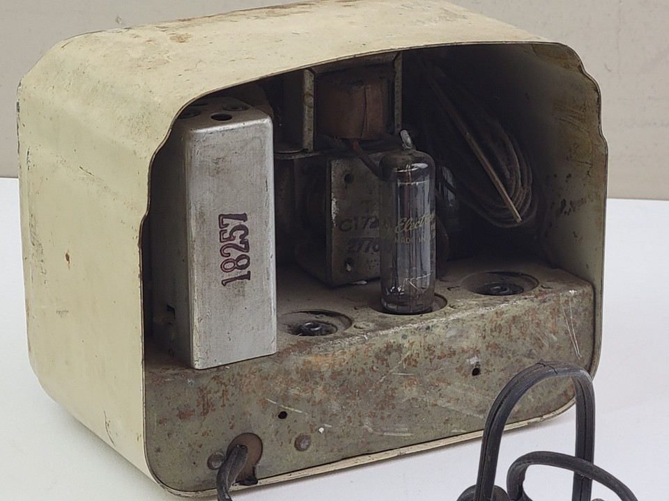Vintage 1940s Arvin 444AM Mini Metal Body Tube AM Radio - *NEEDS ...