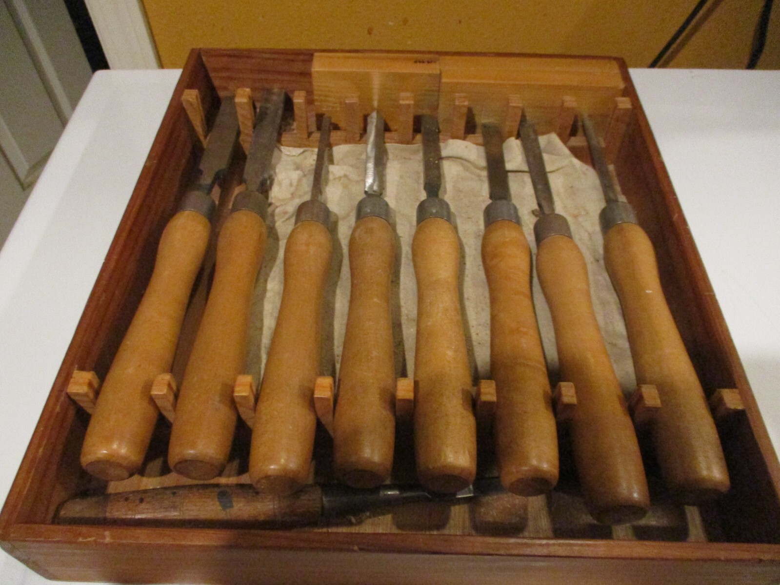 Set 9 Wood Working Chisels Tool Chip Engraving In Wood Case Greenlee ...