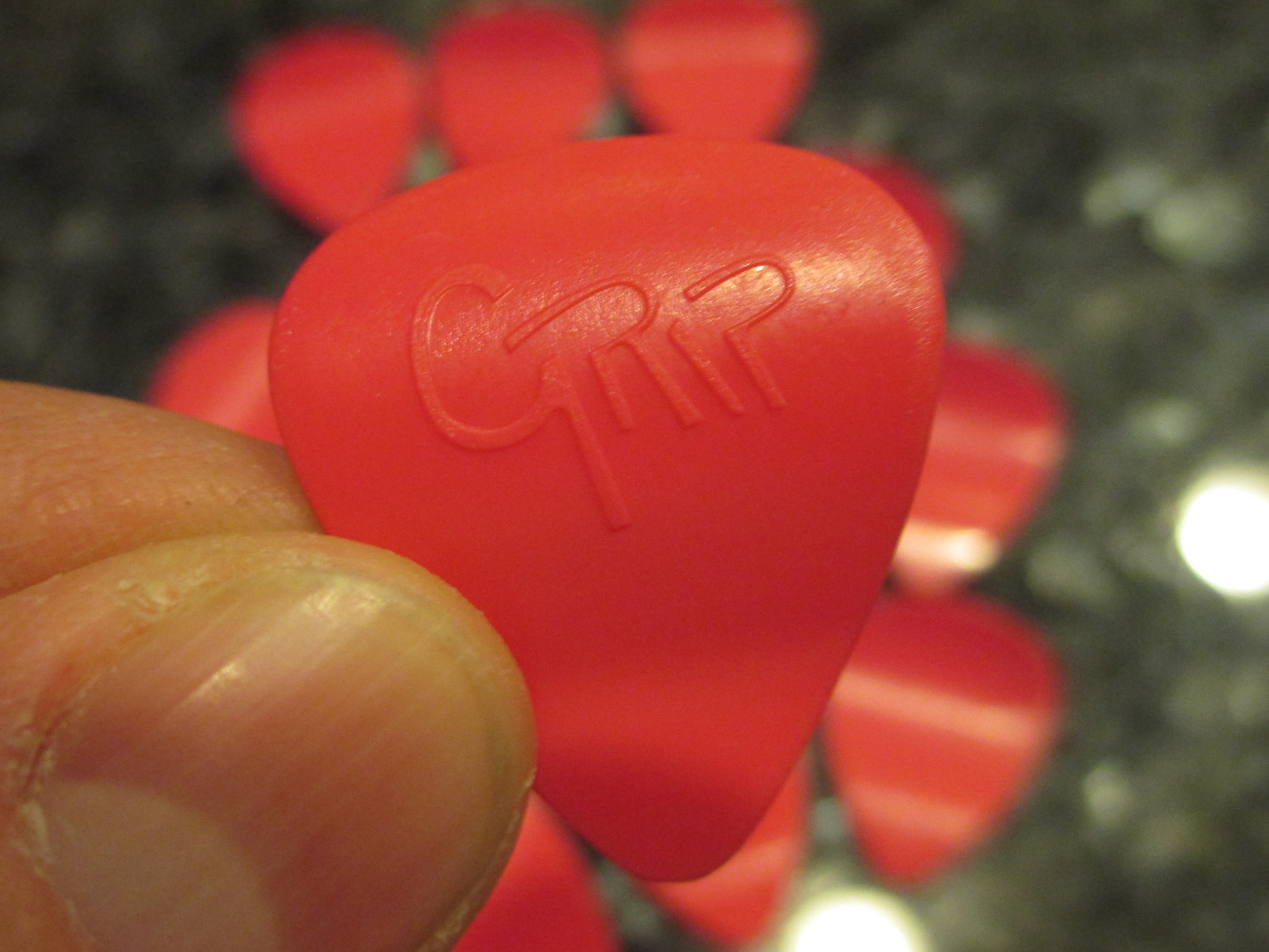 15 GRIP PICKS - CURVED GUITAR PICKS - PINK - HEAVY THICKNESS .73MM | eBay