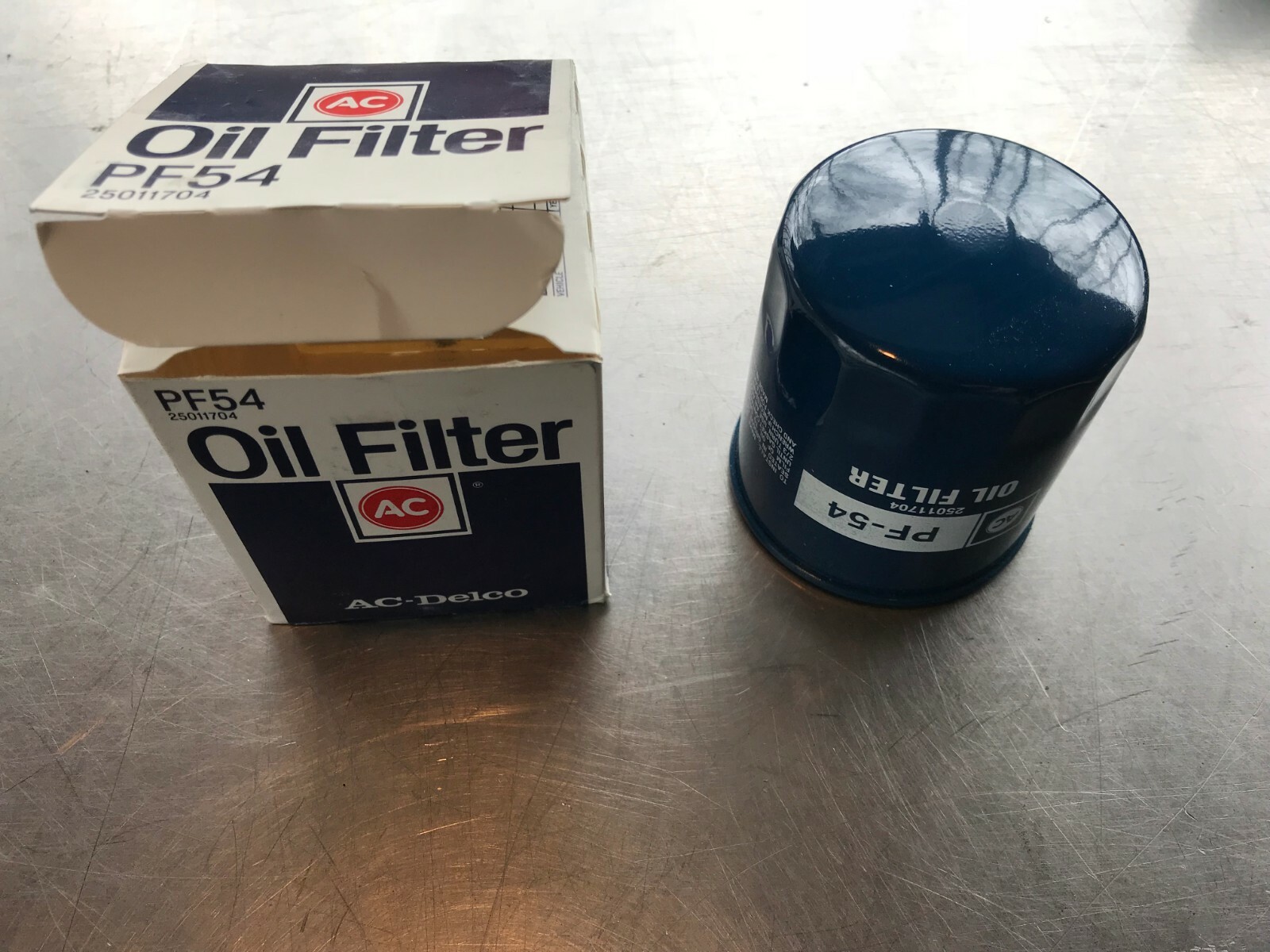 AGCO 3710280M2 - cross reference oil filters | oilfilter-crossreference.com