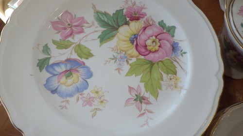 Dinnerware set Whitney by EDWIN KNOWLES 1940s EUC 40 pieces gold trim ...
