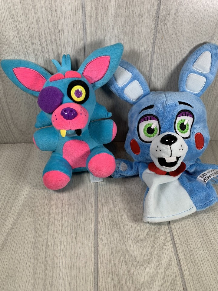 FNAF five nights at freddys plush Hand Puppet Funko lot 8 & Poster ...