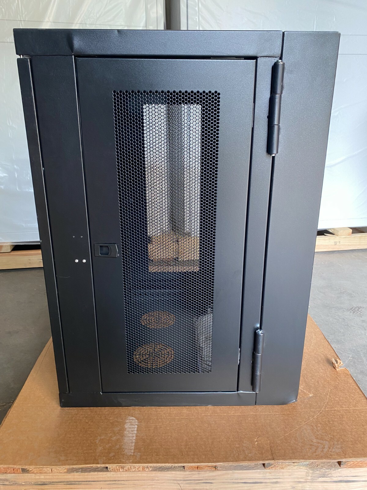 NEW Tripp Lite SRW15US Smartrack 15U Low-Profile Switch-Depth Wall ...