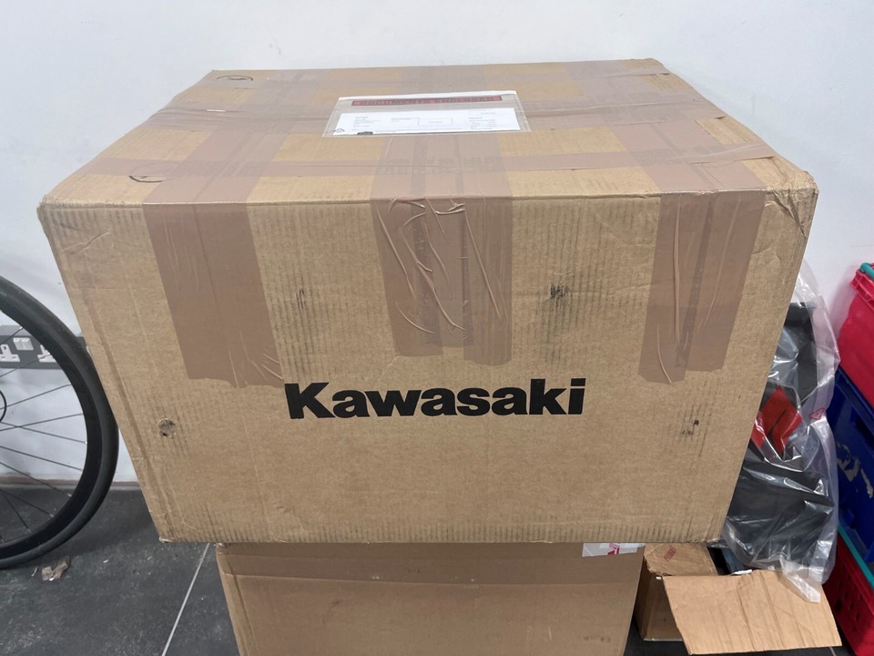 OEM GENUINE KAWASAKI NINJA 1000 SX 2 X 28 LTR PANNIER SET KIT SOVEREIGN ...