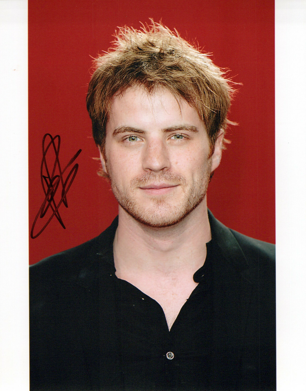 Robert Kazinsky Body