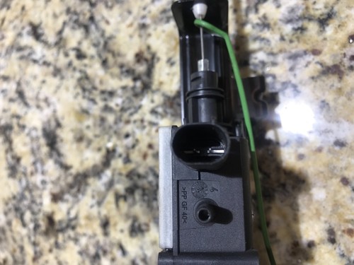 04-10 BMW E60 E61 FUEL FILLER DOOR LID FLAP RELEASE ACTUATOR ...