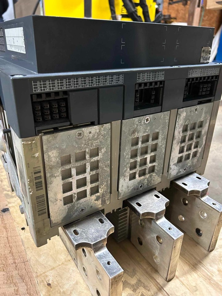 SCHNEIDER SQUARE D MASTERPACT 3000A DO DRAWOUT CIRCUIT BREAKER NW30H ...