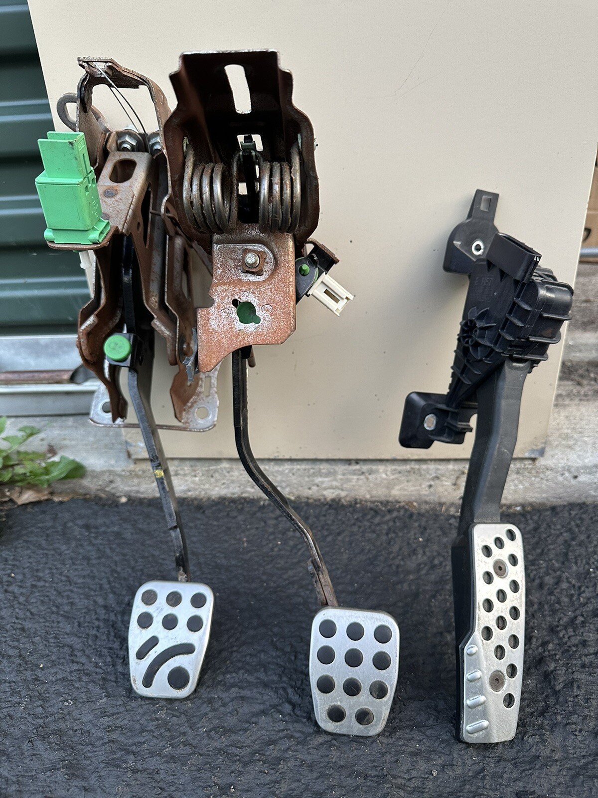 2004-2011 Mazda RX8 Gas Clutch And Brake Pedal Set rx-8 | LHD | OE | Pedals