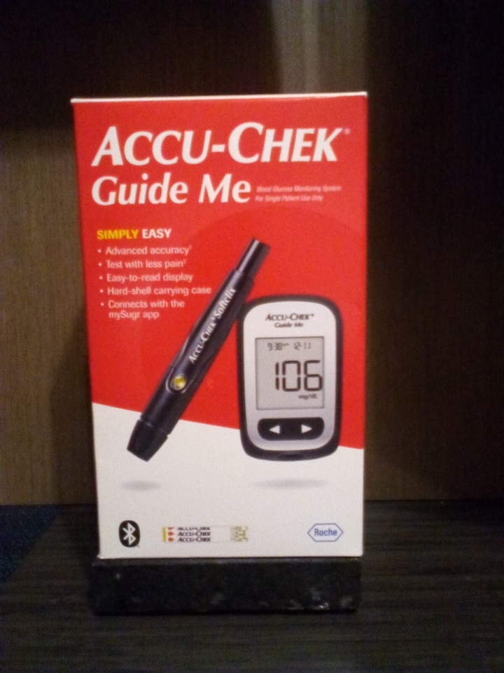 Accu-Chek Guide Me Glucose Monitor Kit for Diabetic Blood Sugar Testing ...