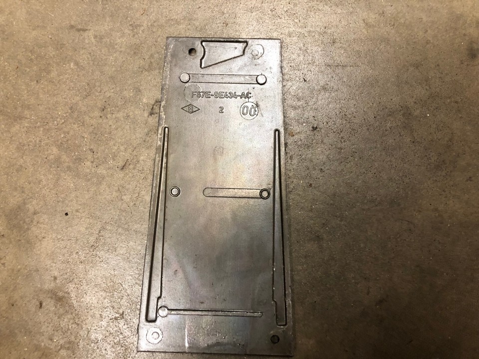 Ford Explorer 5.0 GT40 302 V8 Upper Plenum Intake Cover Plate # F67E ...