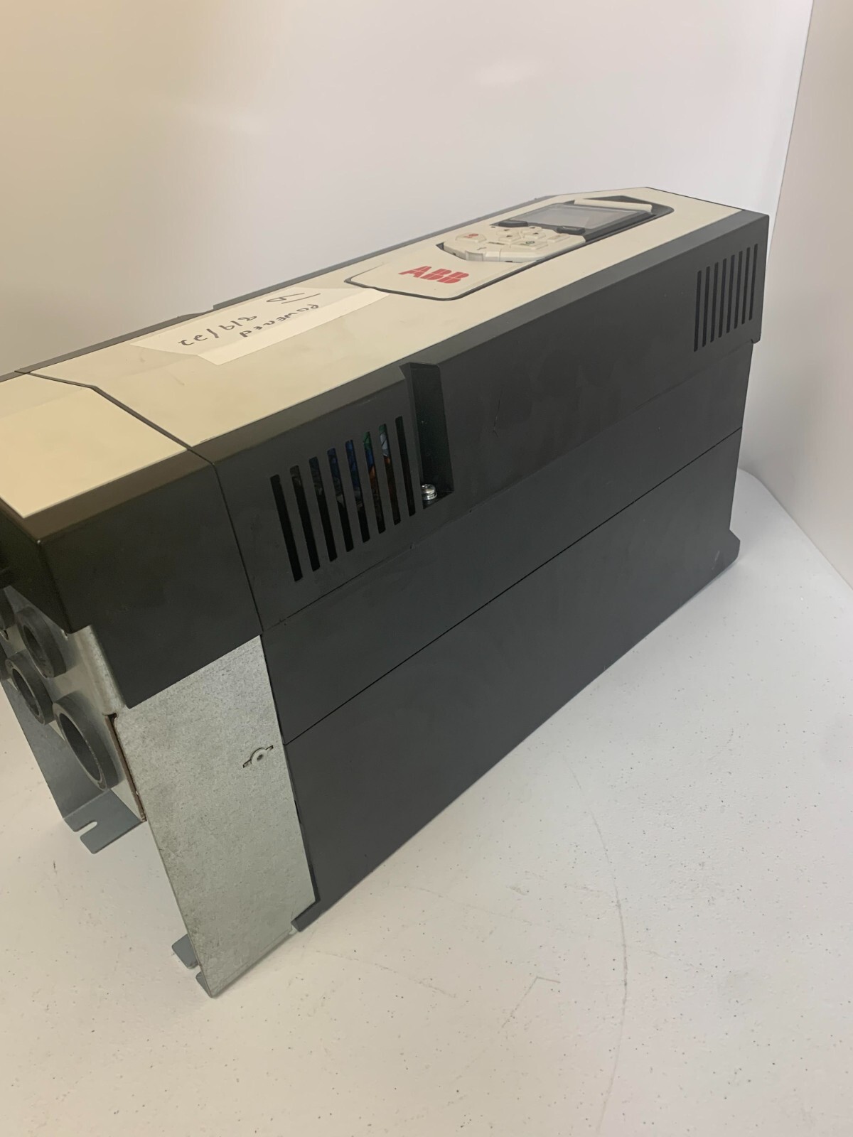 ABB ACS880-01-027A-5+B056 AC DRIVE 20HP 3PH W/KEYPAD TAKEN FROM NEW ...
