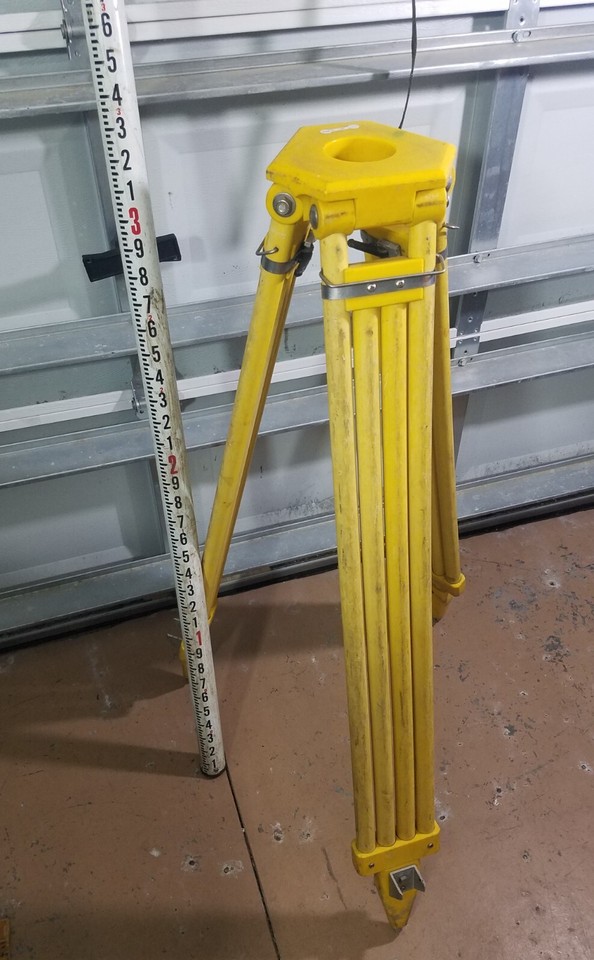 Topcon AT-22A Auto Level w/ Heavy Duty Surveyors Tripod and 25' Pole ...