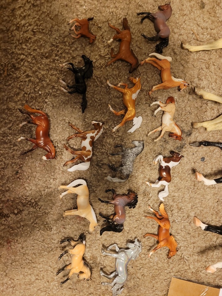 Lot Of Traditional And Stablemate Breyer Horses For Customs Or Display ...