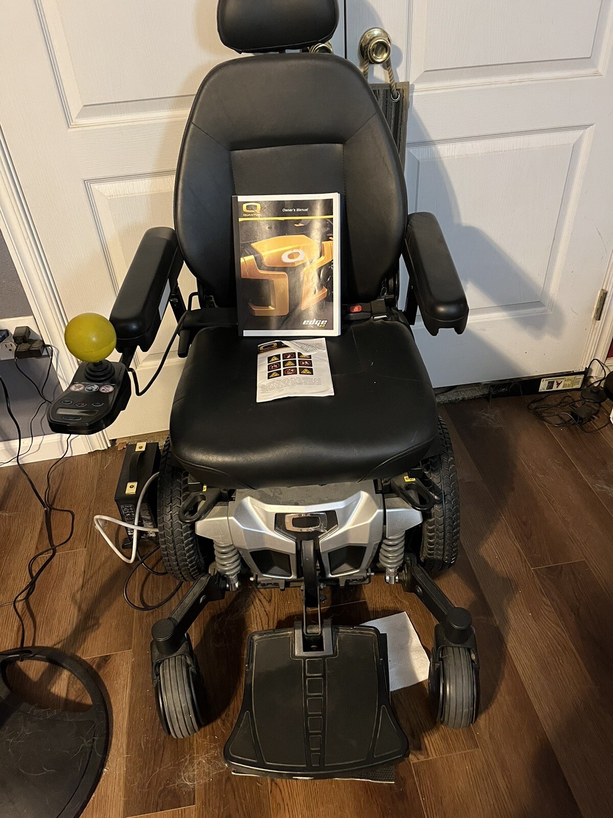 Quantum Edge 2.0 Power Wheelchair With Battery, Trailer And Light ...