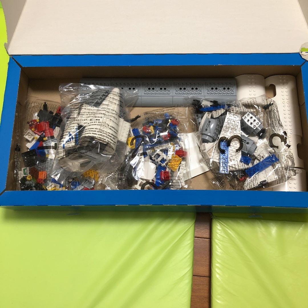 LEGO 7893 City Airport Passenger Plane In 2006 Retired complete OPENED ...