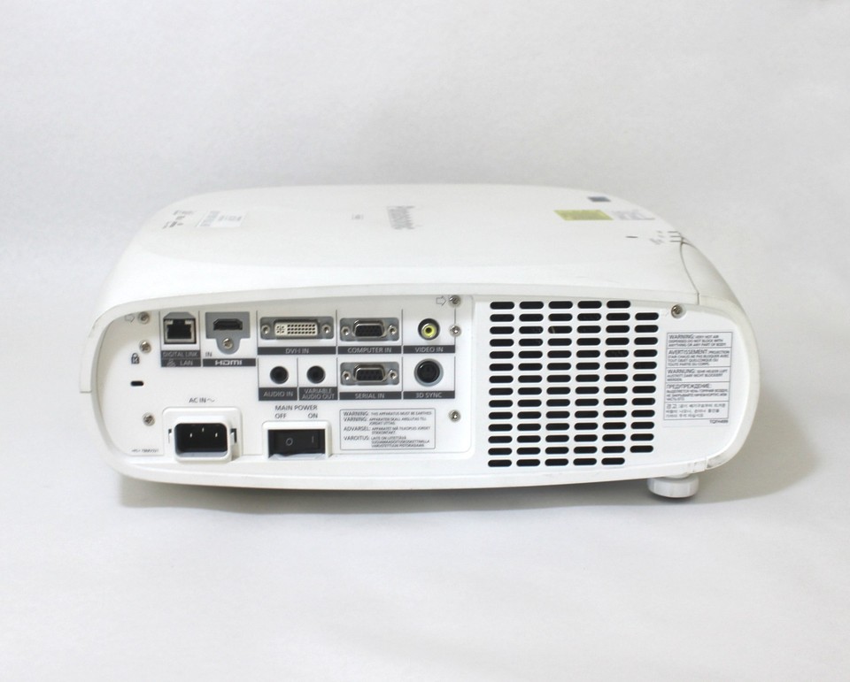 Panasonic PT-RZ470UW 3D Projector 1920x1080 *Less than 10,000 Hours ...