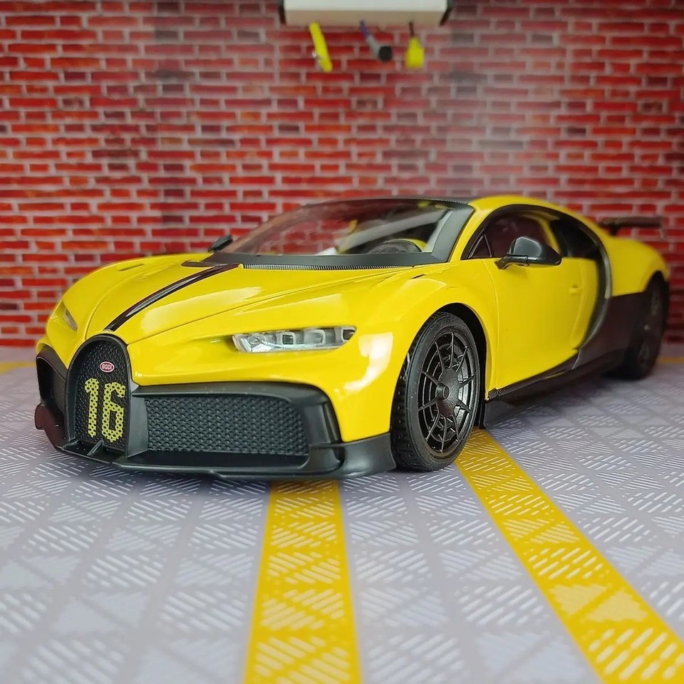 1:18 Bugatti Chiron Pur Sport Diecast Alloy Metal Car Model Collection ...