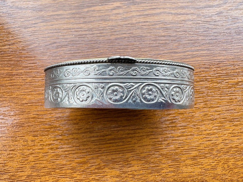 Vintage Fragonard Style Pill Box Enamel Lid Rococo Courting Scene Metal ...