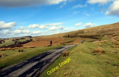 Photo 6x4 Comin Manmoel Common Heol yn croesi Comin Manmoel i gyfeiriad ...