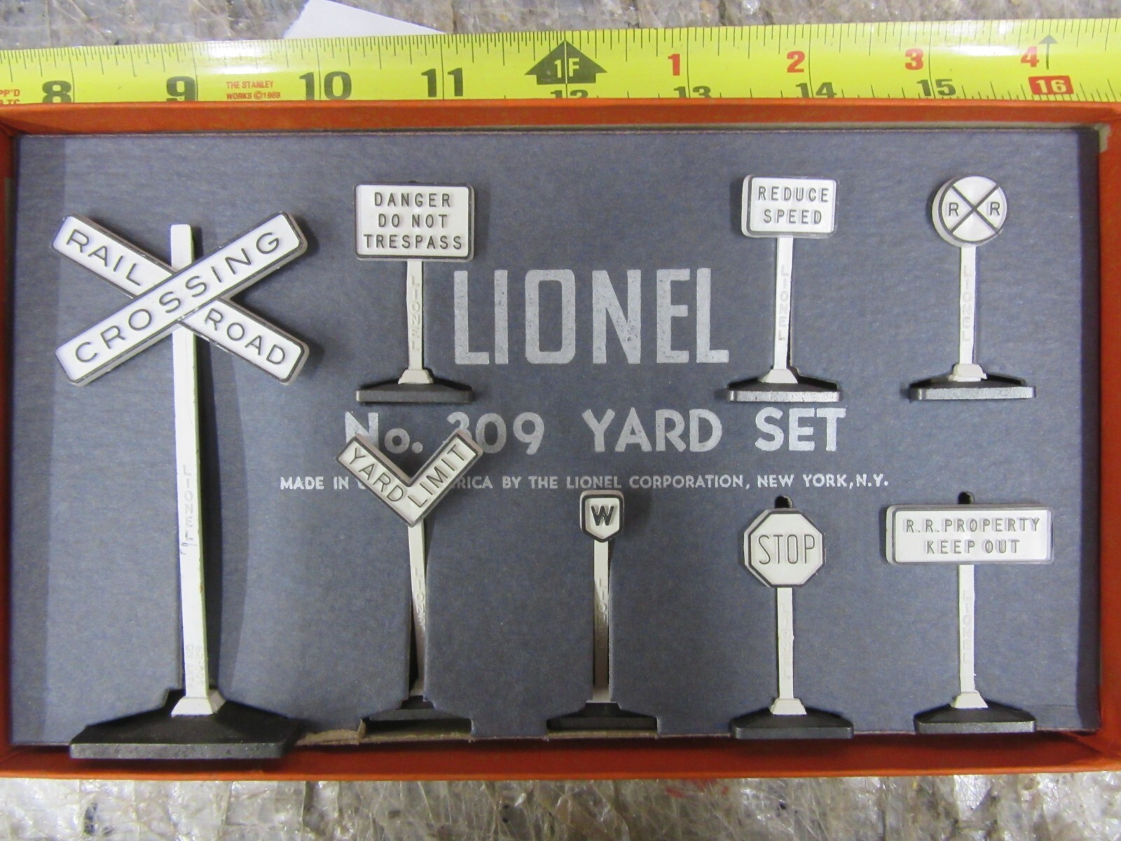 Lionel Train 2036 locomotive Engine Tinder Caboose Tank Car 027 ...