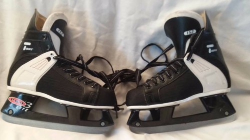 CCM Tacks 152 Pro Lite 3 Boys Youth Hockey Skates Size 4 Very Light Use ...