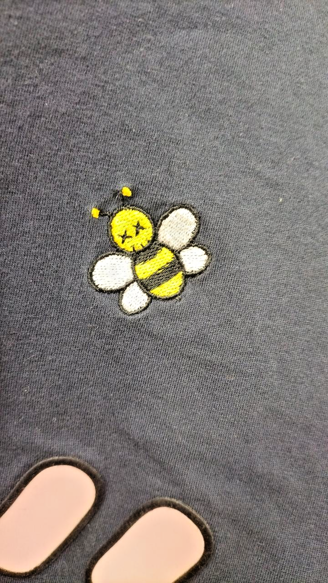 Dior x KAWS 19ss Embroidered Bee Logo T-Shirt Navy Size M Dior x KAWS 19ss Embroidered Bee Logo T-Shirt Navy Size M