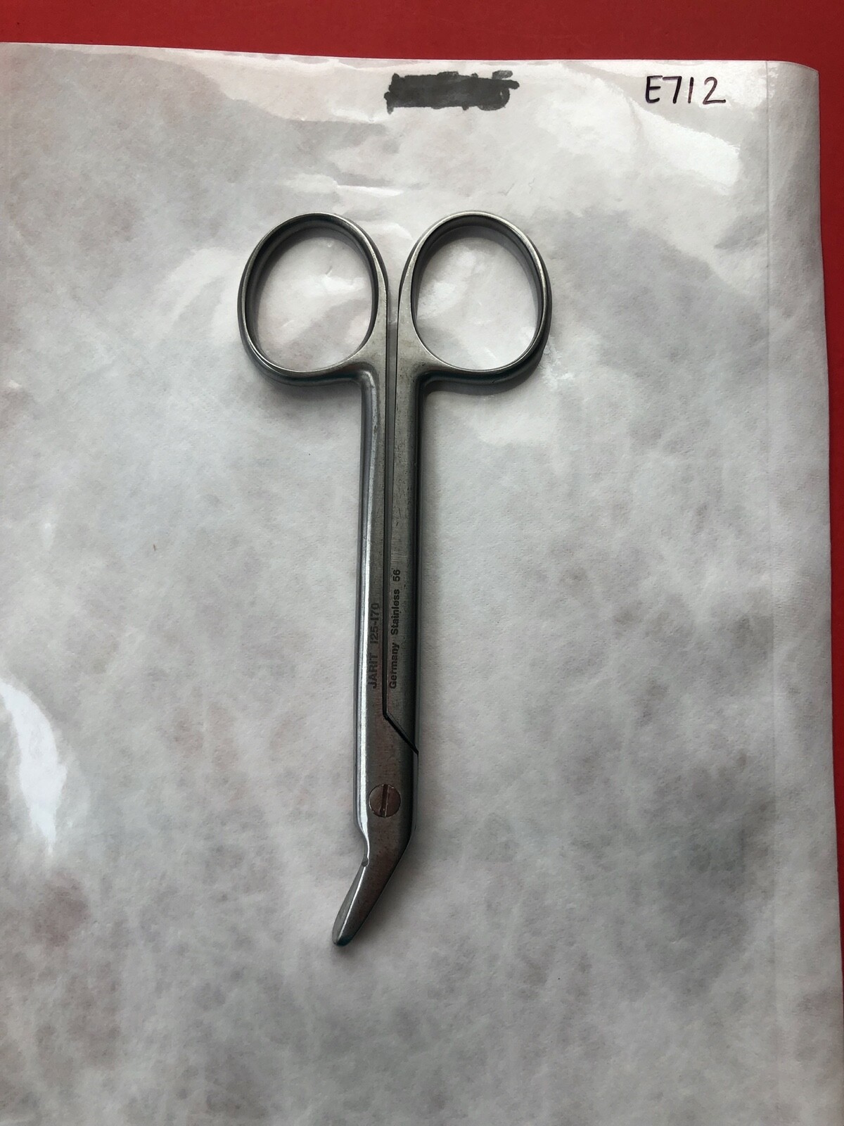 Jarit Universal Wire Suture Scissors 4-3⁄4" Angled/Serrated Ref: 125 ...